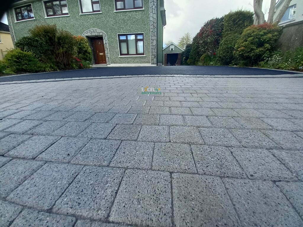 SMA Driveway with Granite Sett Apron and Border in Dunmanway, Co. Cork ...