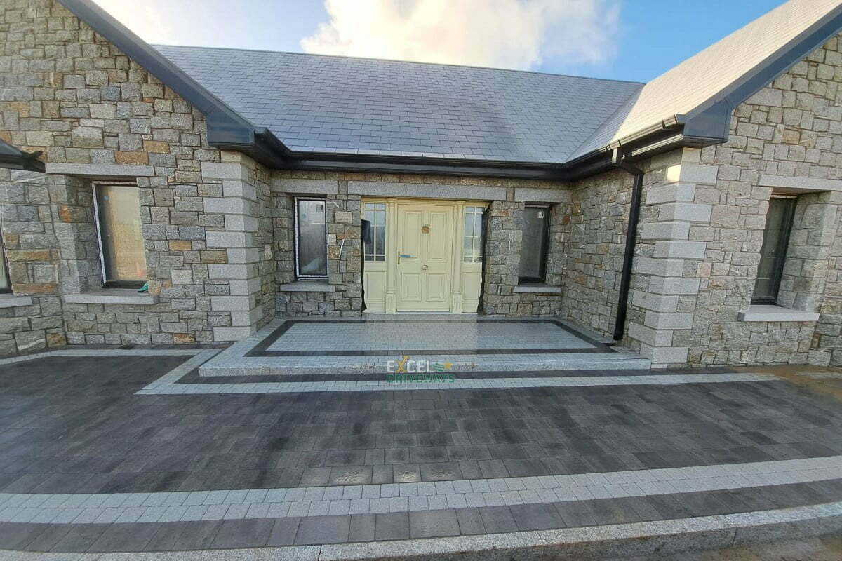 Driveway and Patio with Kilsaran Slate Paving and Lismore Granite Setts ...